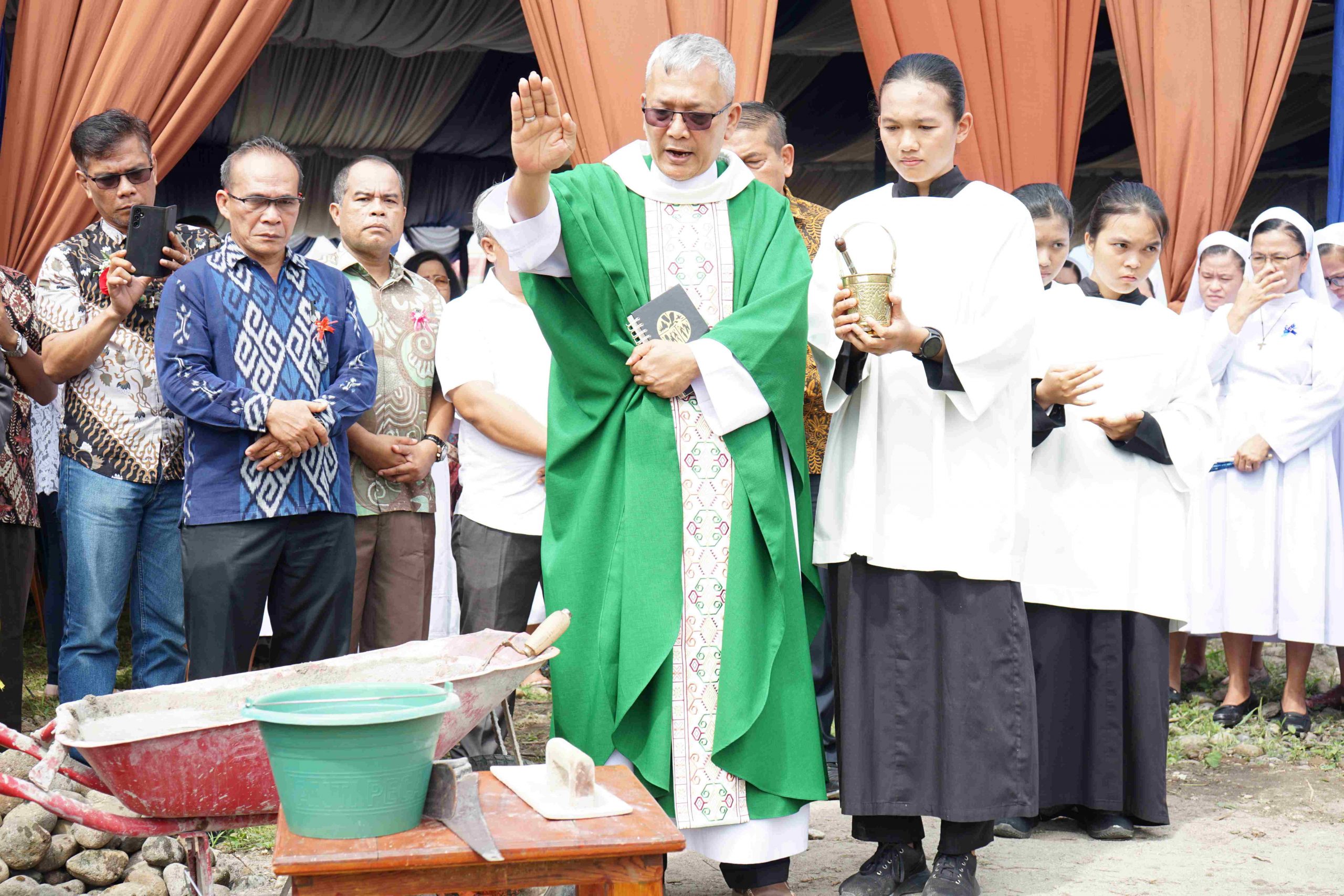 Peletakan Batu Pertama Gereja Stasi Salib Suci Tanjung Anom, Paroki ...